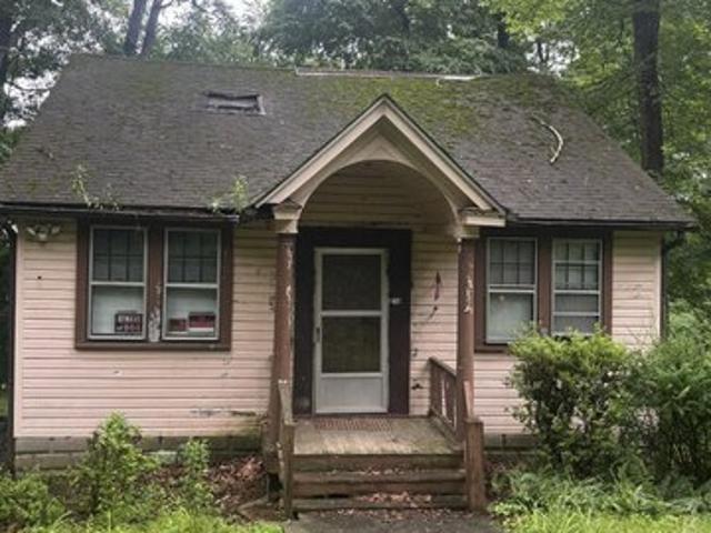 214 Walnut Rd, Lake Peekskill, NY 10537
