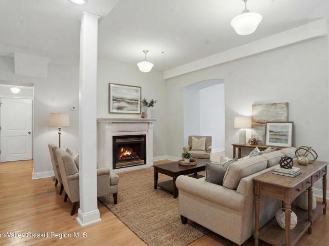 214 West Chestnut Street 106