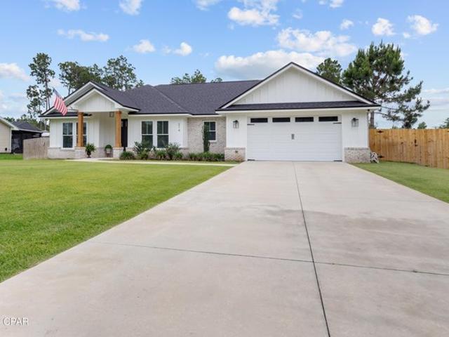 214 White Oaks Blvd, Southport, FL 32409