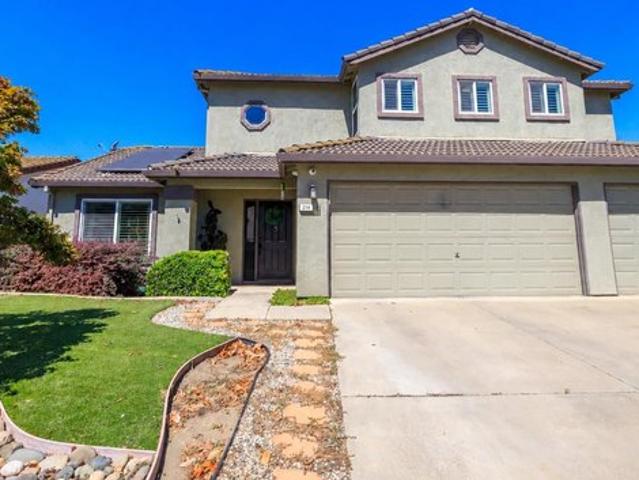214 Timberwood Dr, Oakdale, CA 95361