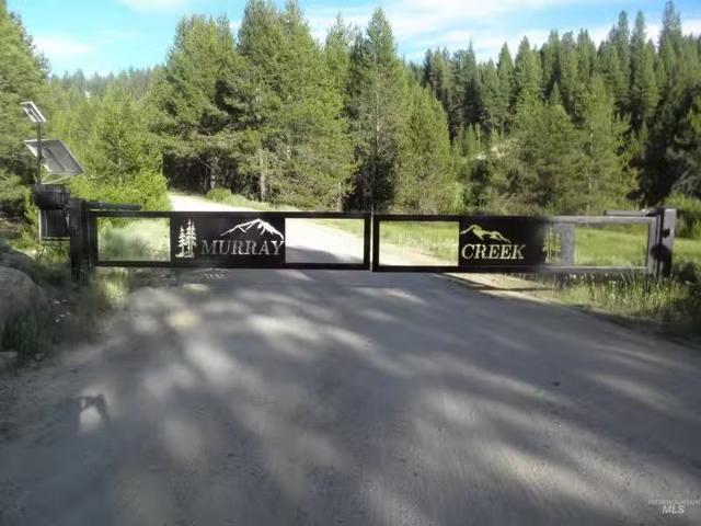 214 Tripod View Drive, Cascade, ID 83611 649481577