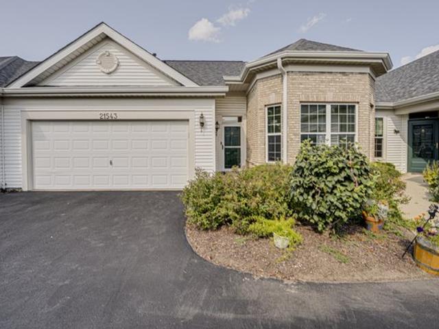21543 Wolf Lake Way, Crest Hill, IL 60403