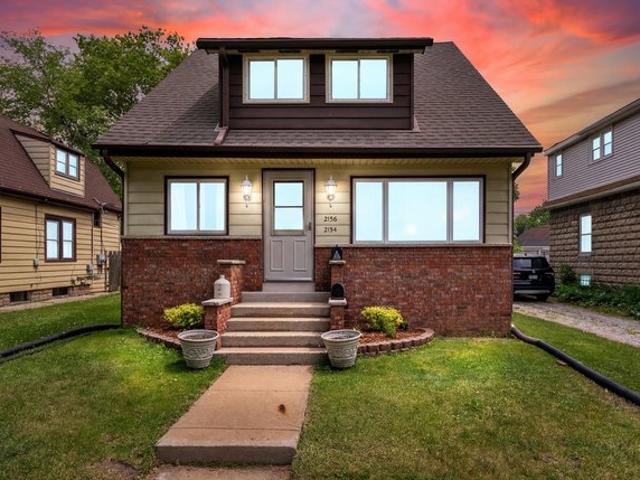 2154 S 69th St, West Allis, WI 53219