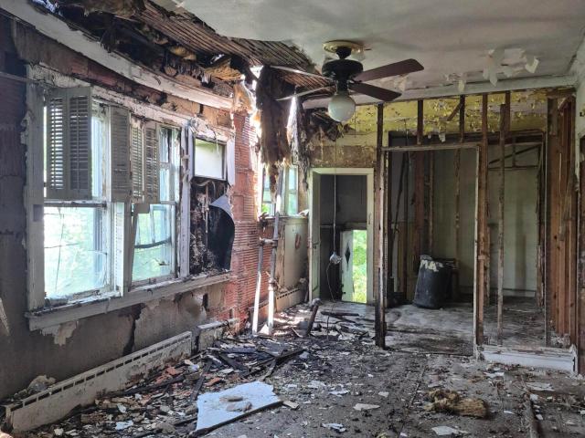 2154 W 10th Place