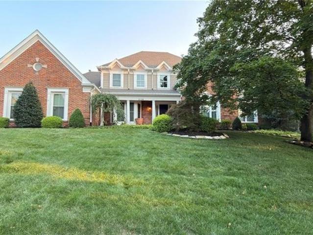 2154 White Lane Dr, Chesterfield, MO 63017