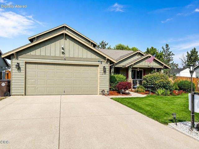 2155 NW 22nd St, Redmond, OR 97756