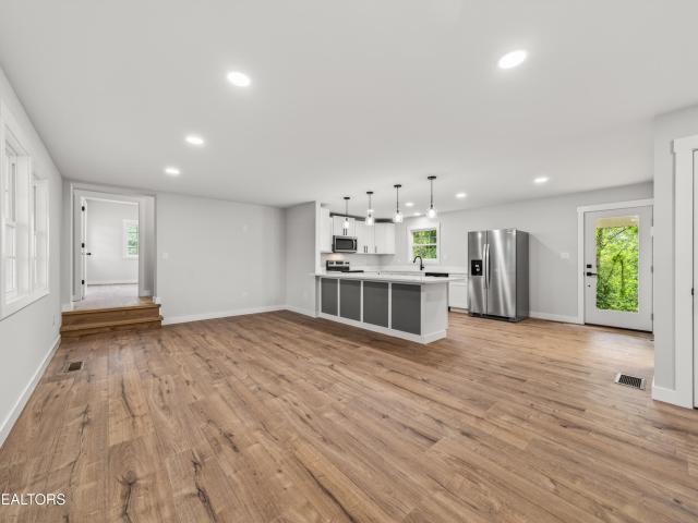 2155 Fairview Rd