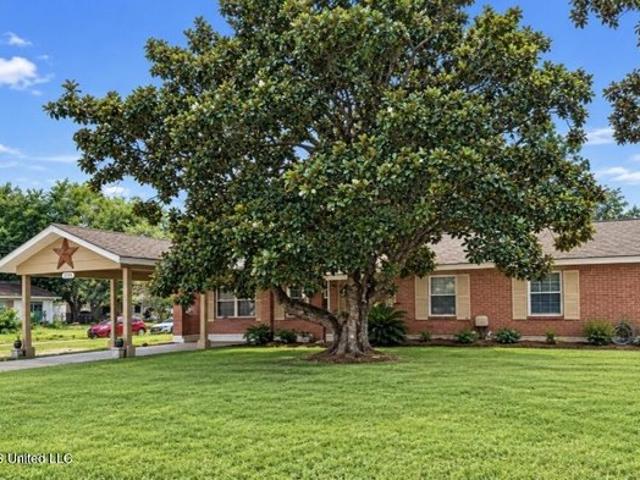 2155 Sherwood Pl, Biloxi, MS 39531