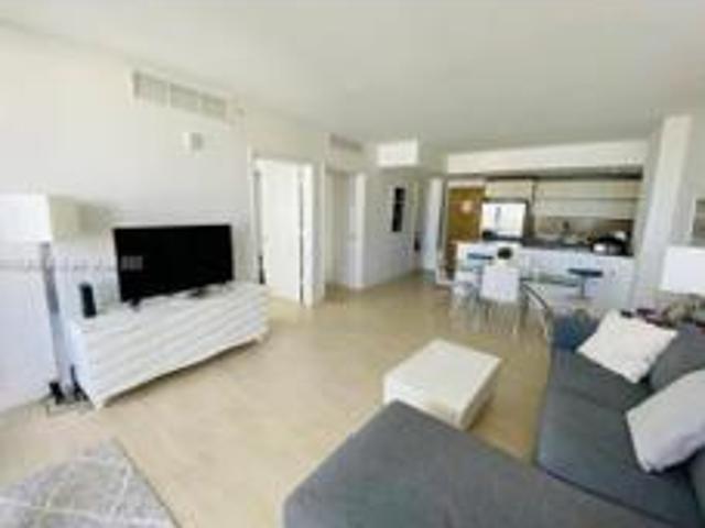 2155 Washington #401, Miami Beach, FL 33139