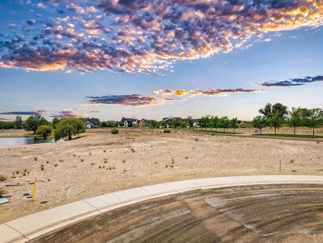 21563 Lake Fork Pt, Star, ID 83669