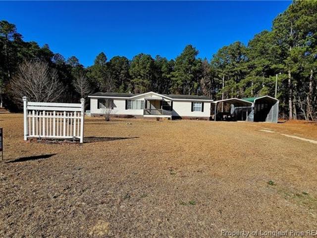 2156 Maxton St, Autryville, NC 28318