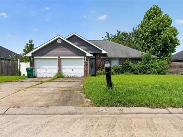 2156 Greenwood Dr, Laplace, LA 70068