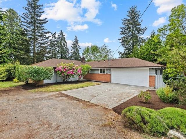 2157 N 122nd St, Seattle, WA 98133