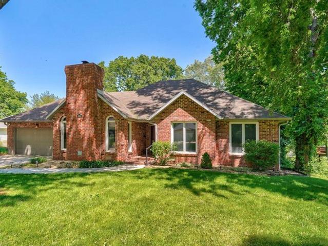 2157 E Cherryvale St, Springfield, MO 65804