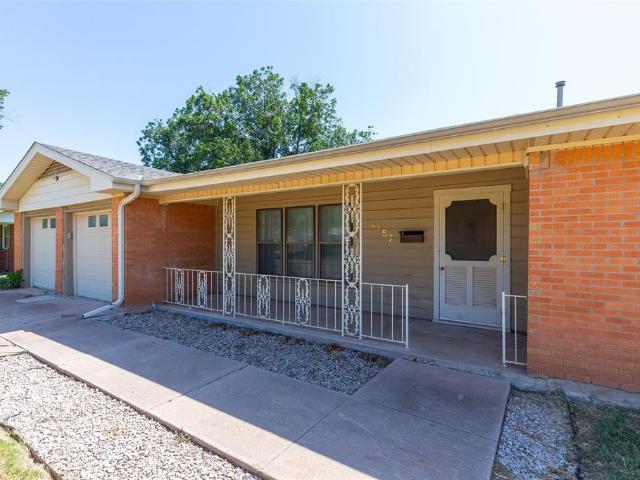 2157 Ivanhoe Lane