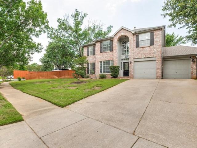 2158 Willowood Dr, Grapevine, TX 76051