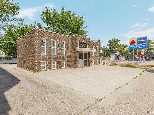 2158 11 Mile Road