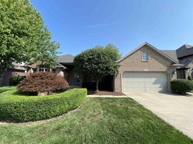 21597 Pinnacle Ct, Macomb, MI 48042