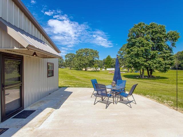 21599 Pleasant