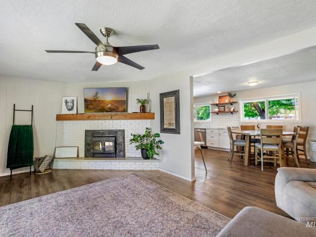 2159 Alta Vista Cir
