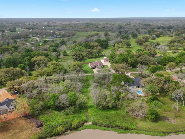 21502 Chenango Lake Dr, Angleton, TX 77515 | MLS #98316