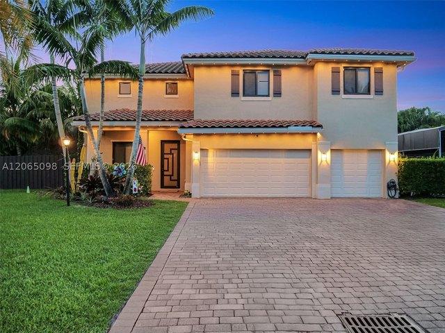 2150 NW 16th Pl, Homestead, FL 33030