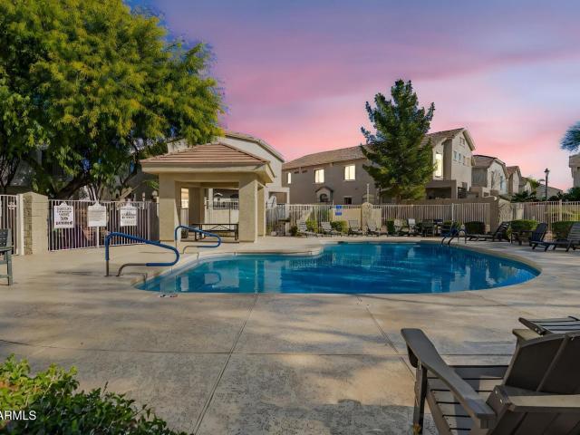 2150 E BELL Road # 1090