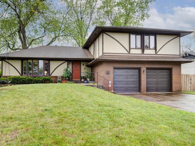 2150 E Raynell St, Springfield, MO 65804