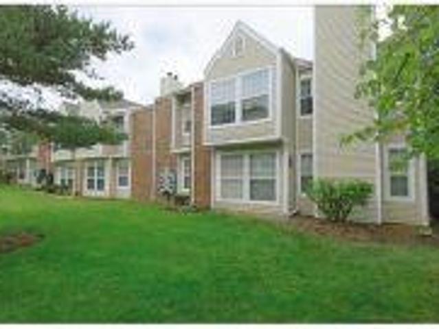 2150 Village Green ParkWay Hunter's Glen Apartments