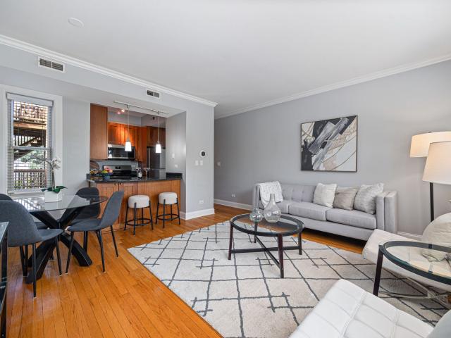 2150 W Ainslie Street # 3E