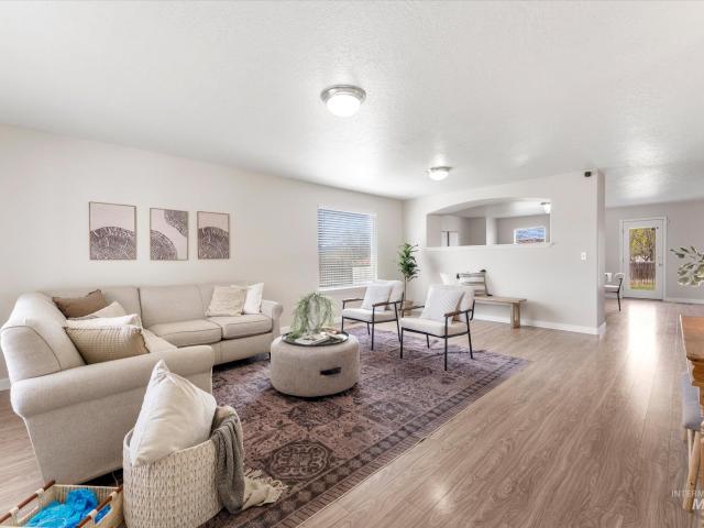 2150 W Grassy Creek Dr