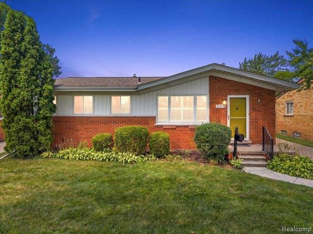 21513 Willow Wisp St, Saint Clair Shores, MI 48082