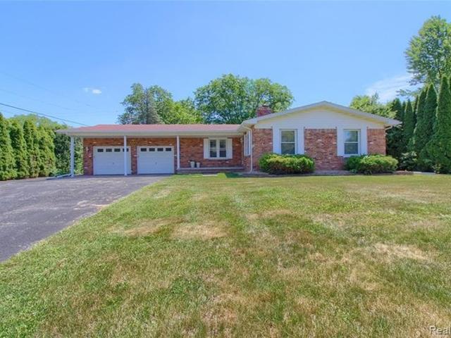 21515 Huron River Dr, Huron Township, MI 48164