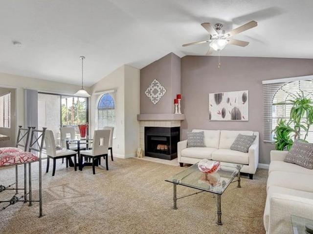 2151 N Green Valley Pkwy, Henderson, NV 89074