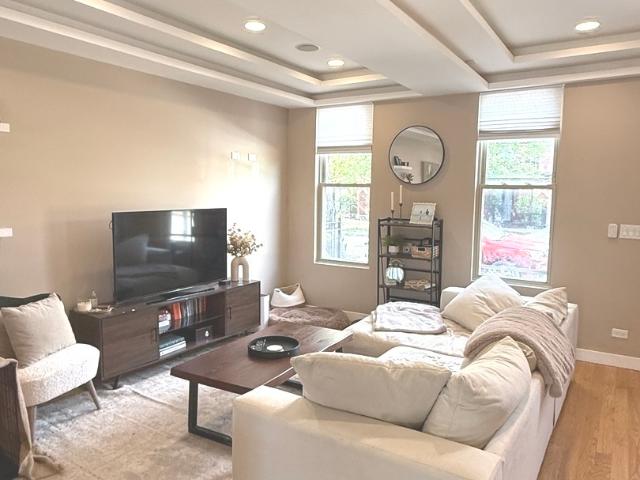 2151 N Richmond Street # 2151