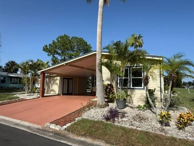 2151 Bayou Dr S, Ruskin, FL 33570