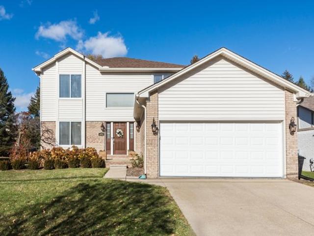 2151 Brinston Dr, Troy, MI 48083
