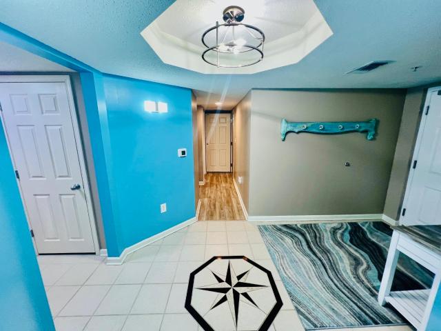 2151 Bridgeview Ct. 1 305