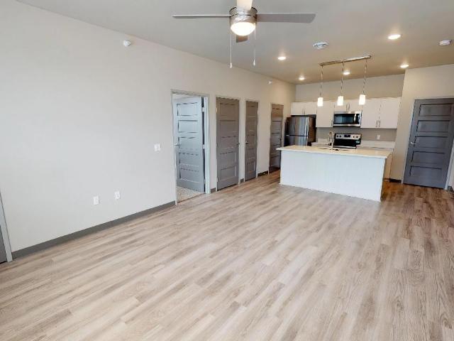 2151 Cottonwood