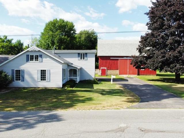 2151 E Coral Rd NE, Edmore, MI 48829