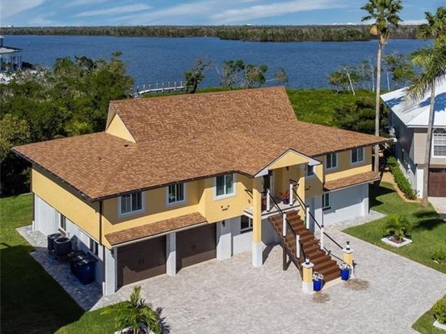 21520/ Indian Bayou Dr, Fort Myers Beach, FL 33931