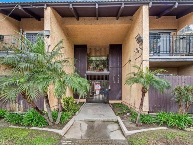 21522 Belshire Ave Apt 12, Hawaiian Gardens, CA 90716