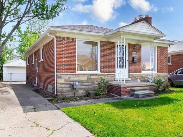 21526 Englehardt St, Saint Clair Shores, MI 48080