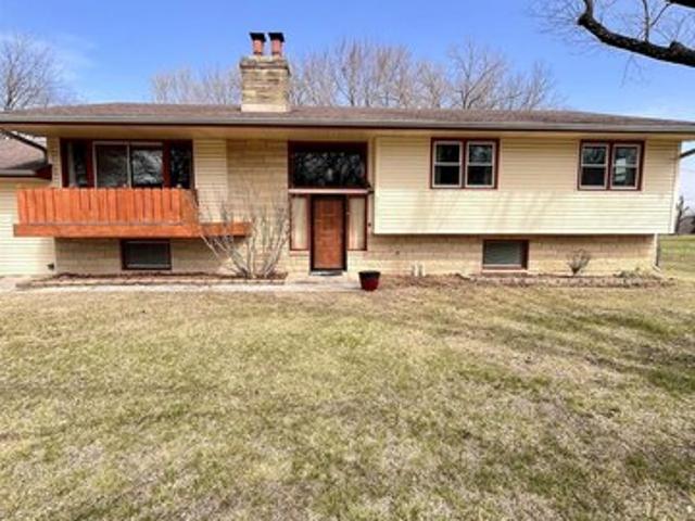 2152 Morningside Dr, Emporia, KS 66801