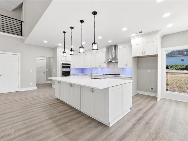 2152 Paces Vale Place