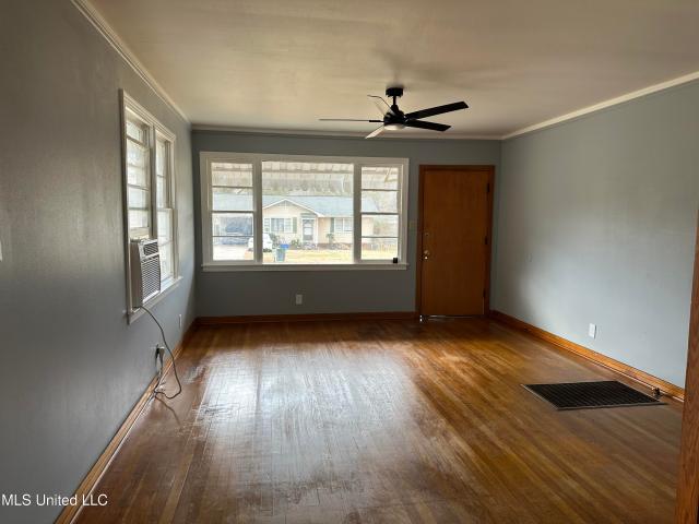 2152 Second Street