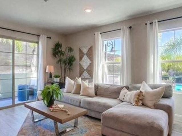 2152 Silverado St 3/3.5 1500 sqft
