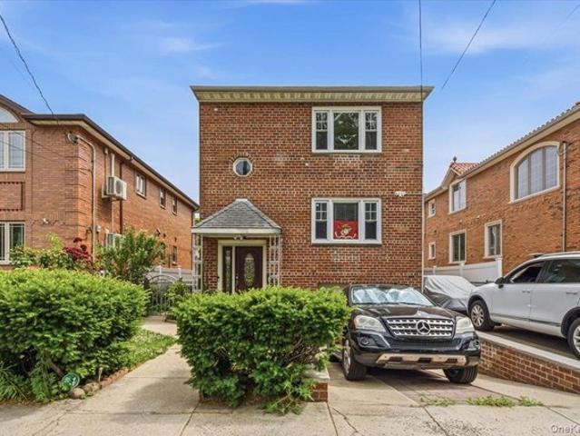 215 3 th Ave, Bayside, NY 11361