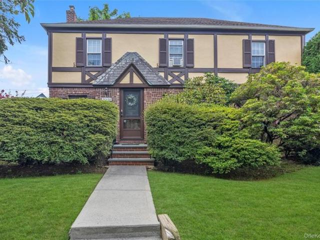 215 3 th Ave, Bayside, NY 11364