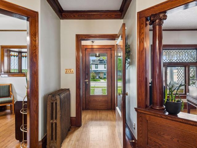 215 3rd Street SE